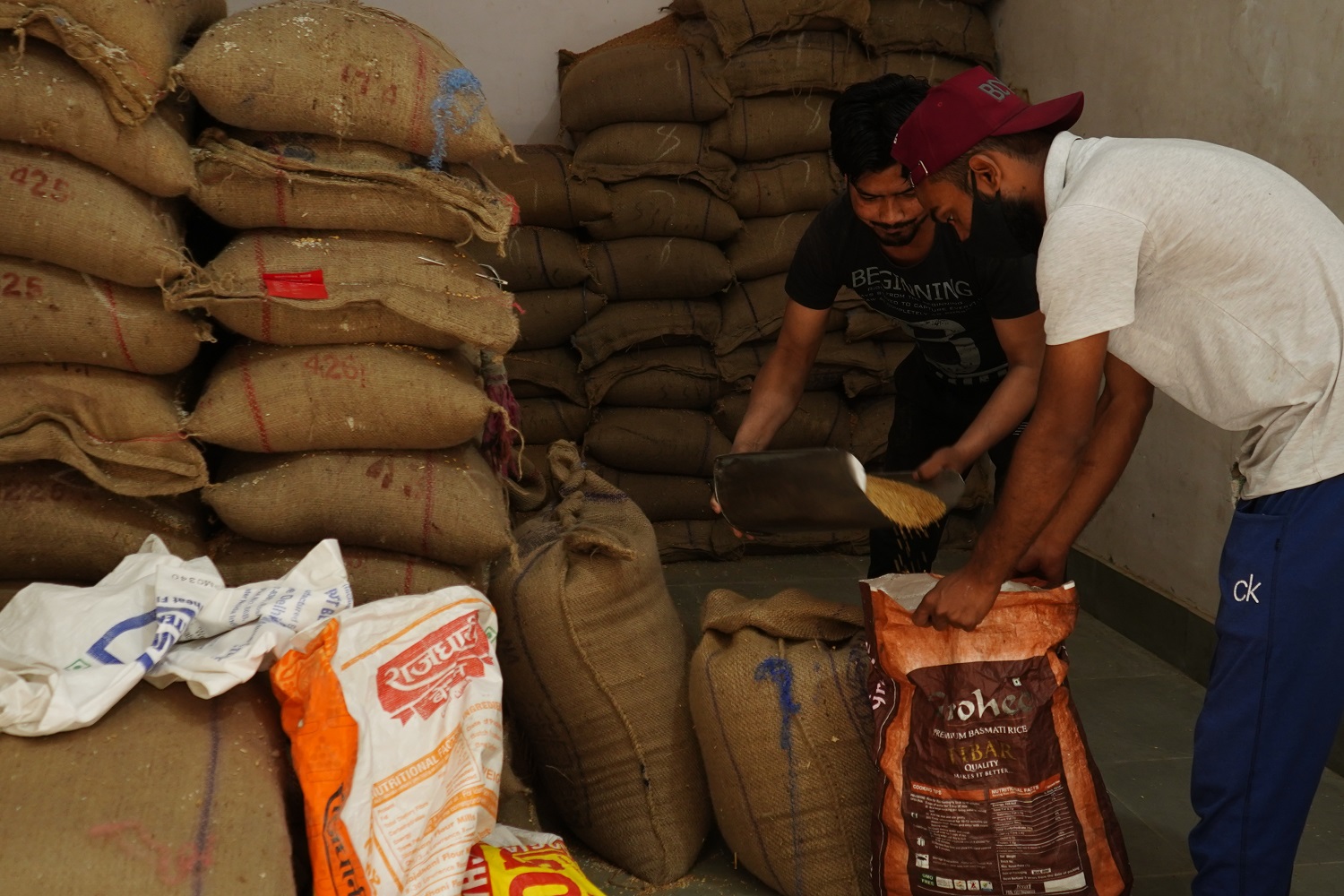 Centre Withholds ₹7,000 Crore Funds To West Bengal As It Refuses To Put ...