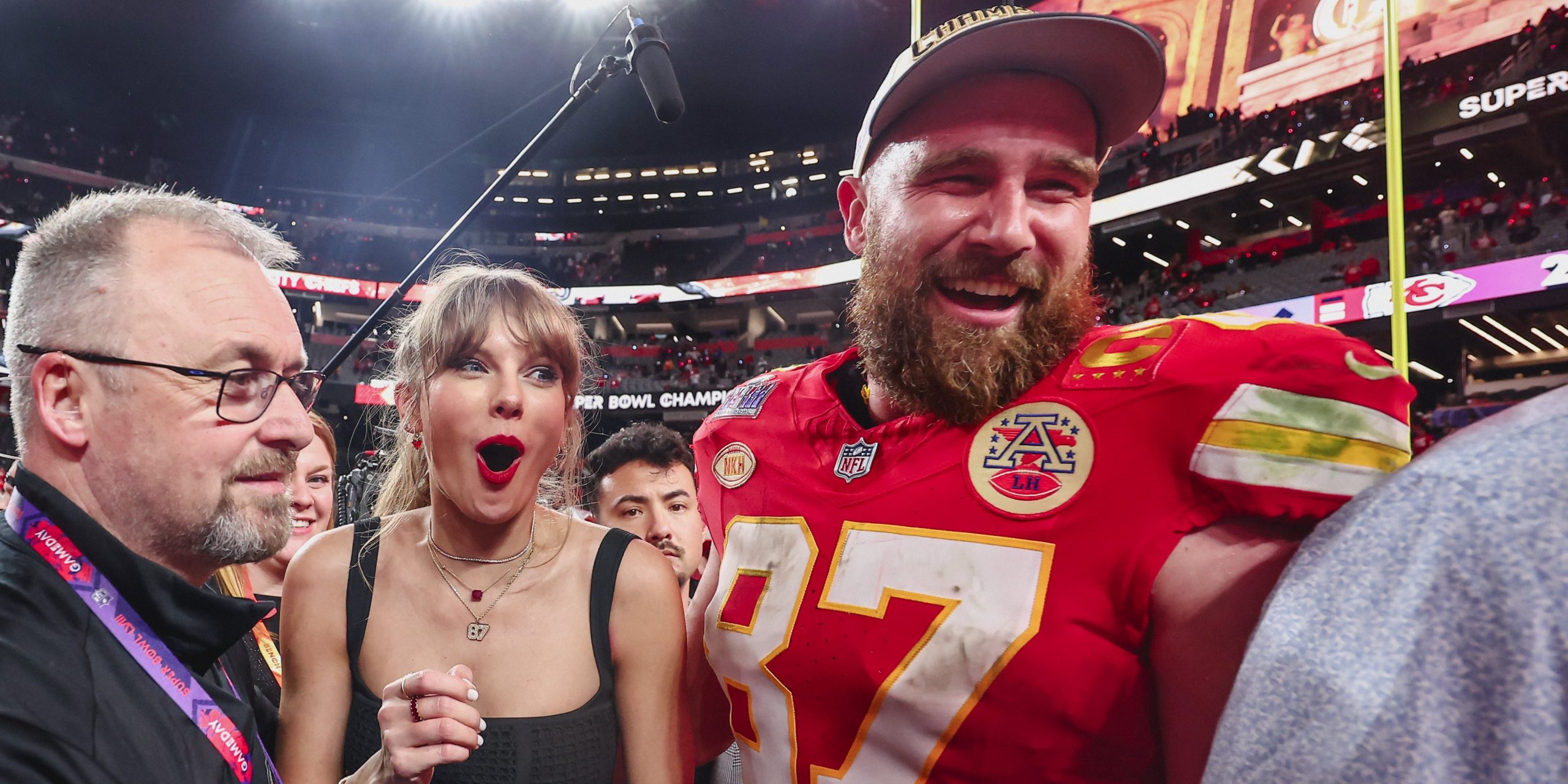 Hillary Clinton Congratulates Taylor Swift's "Boyfriend" Over Winning ...