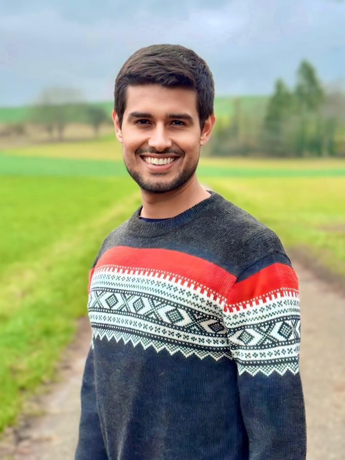 "Nothing To Do With This": Dhruv Rathi On FIR About Fake Post On Om Birla's Daughter | TimelineDaily