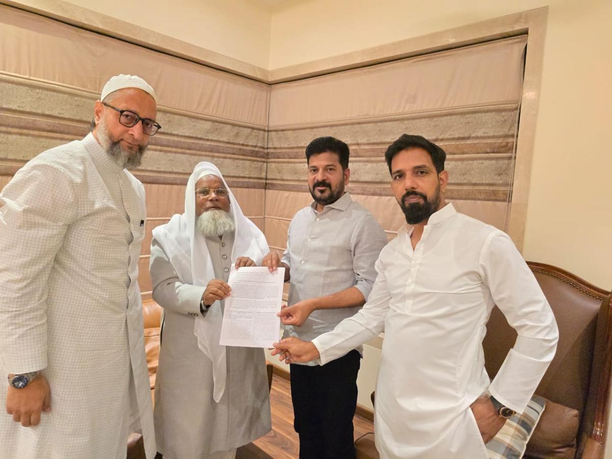 Waqf Amendment Bill: Asaduddin Owaisi, Muslim Personal Board President Meet Revanth Reddy ...