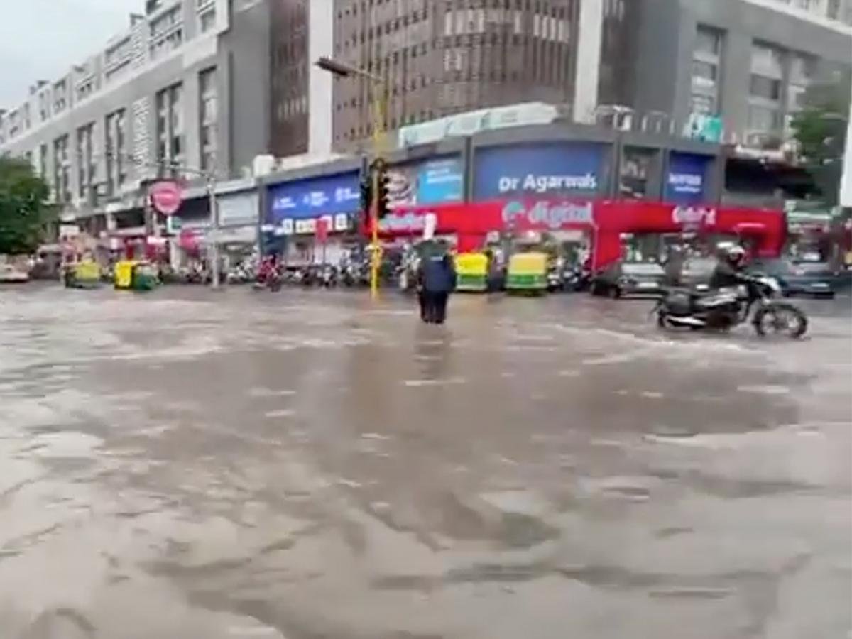 IMD Issues Red Alert As Heavy Rainfall Grips Gujarat | TimelineDaily