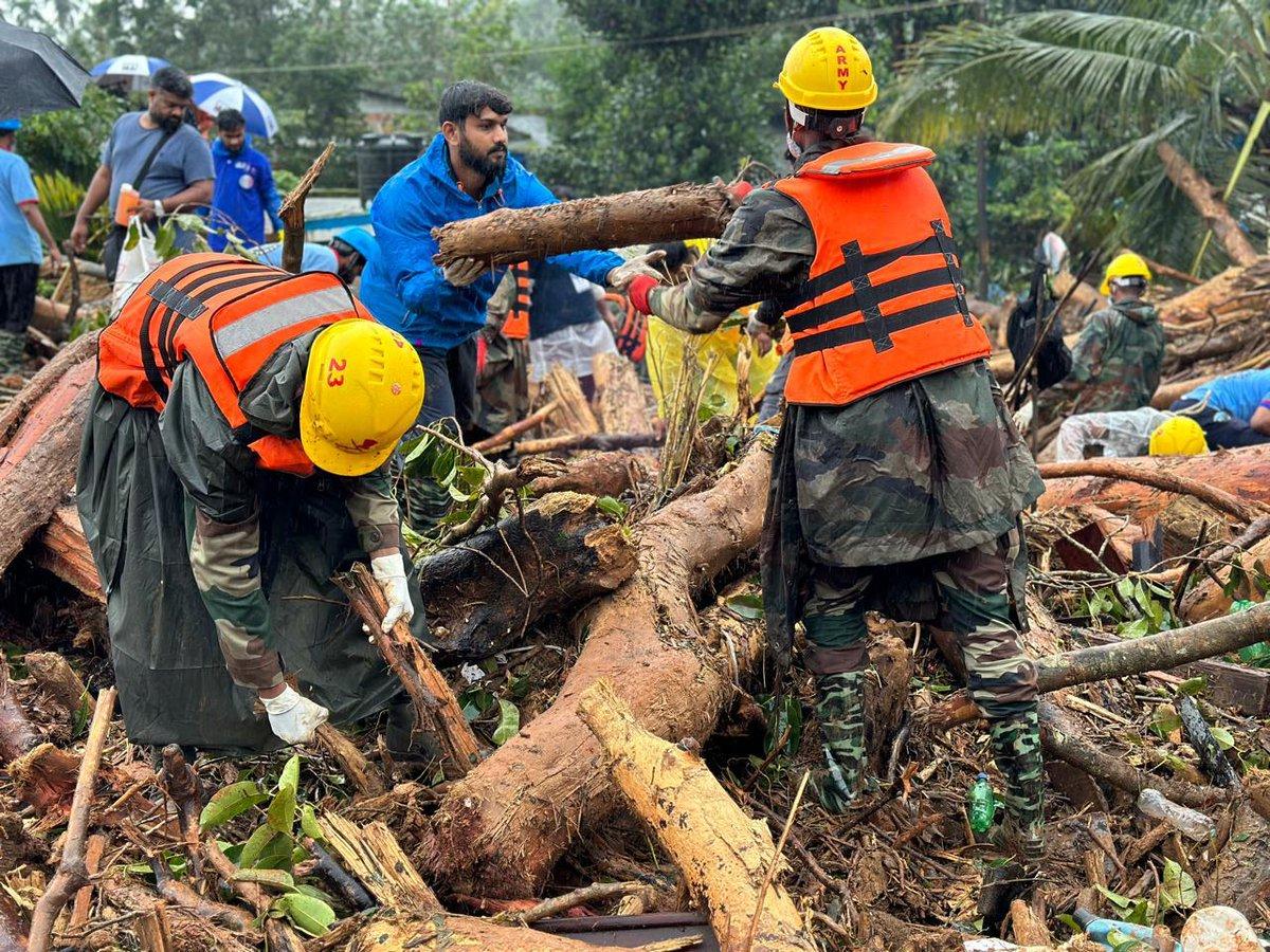 When Political Differences Subside In Wayanad Relief Works | TimelineDaily