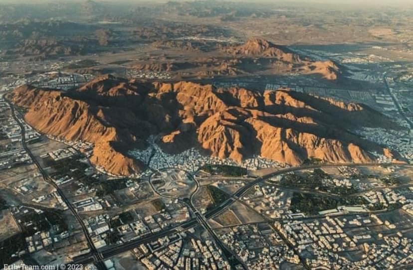Historic Uhud Mountain: Picturesque Valley That Witnessed Battle Of ...