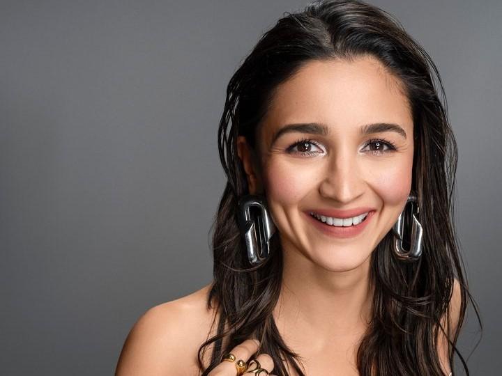 "Stop Judging Me!" Alia Bhatt Reacts To Trolls About Her Smile And ...