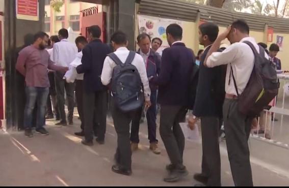 Students Wearing Jeans And Carrying Mobile Debarred From Sitting In ...