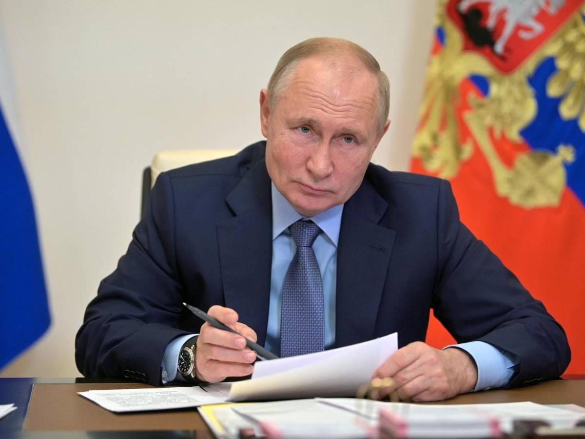 Vladimir Putin Approves Broader Use Of Nuclear Weapons | TimelineDaily