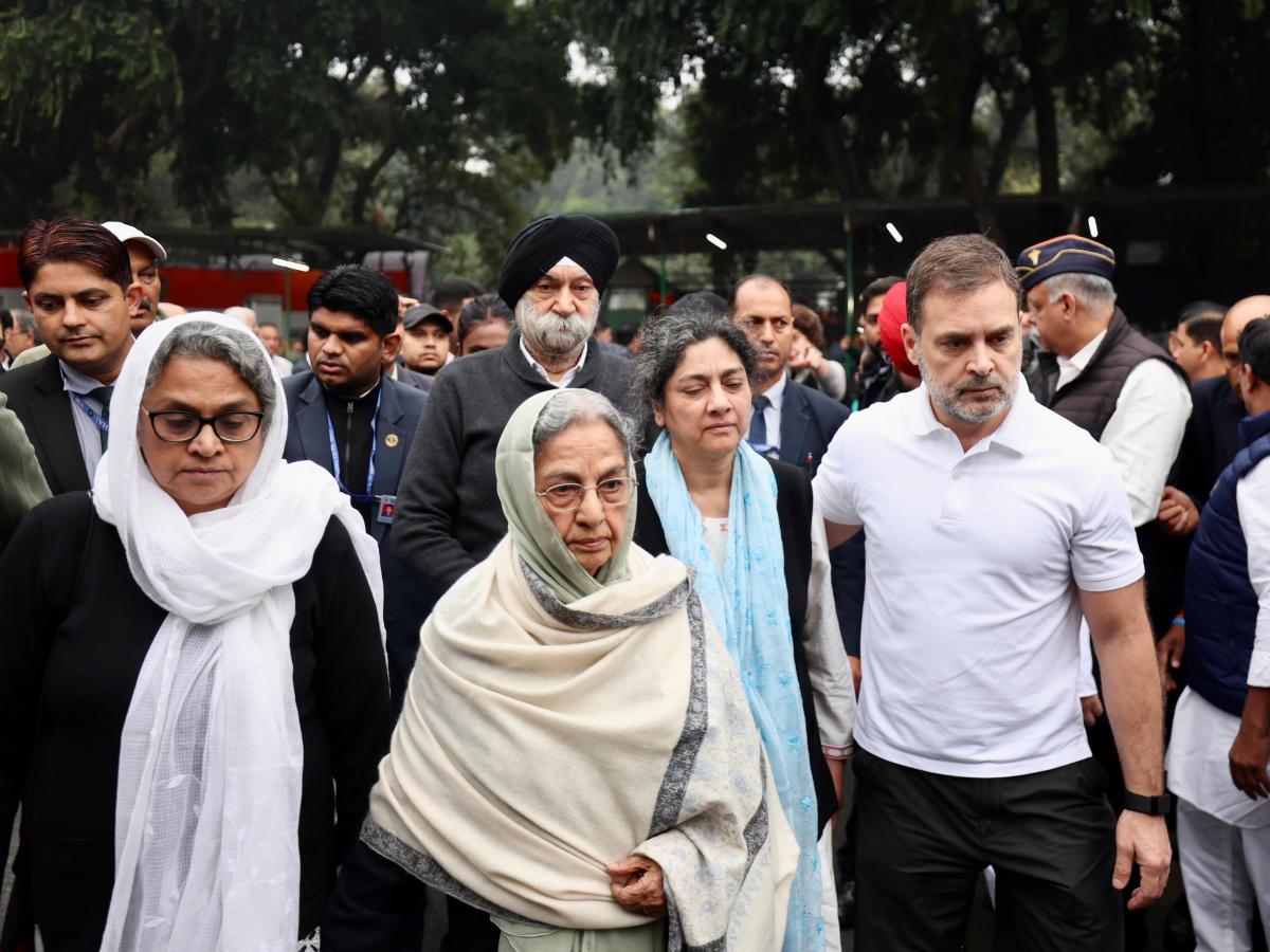 Disrespected Dr Manmohan Singh’s Family: Congress’ Big Allegation ...