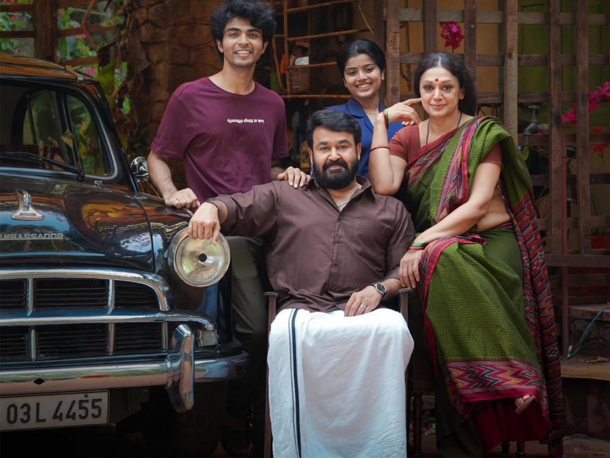 Thudarum Review: Emotionally Dense, Packed With Surprises And Tharun Moorthy Brings Old Mohanlal ...