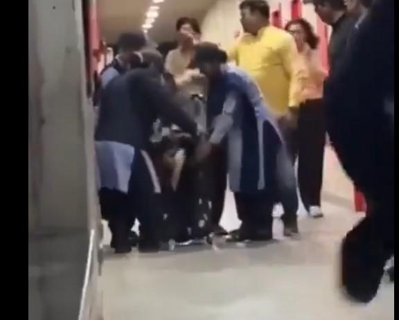 Jindal University Student Hides Girlfriend In Suitcase; Gets Caught By Security | TimelineDaily