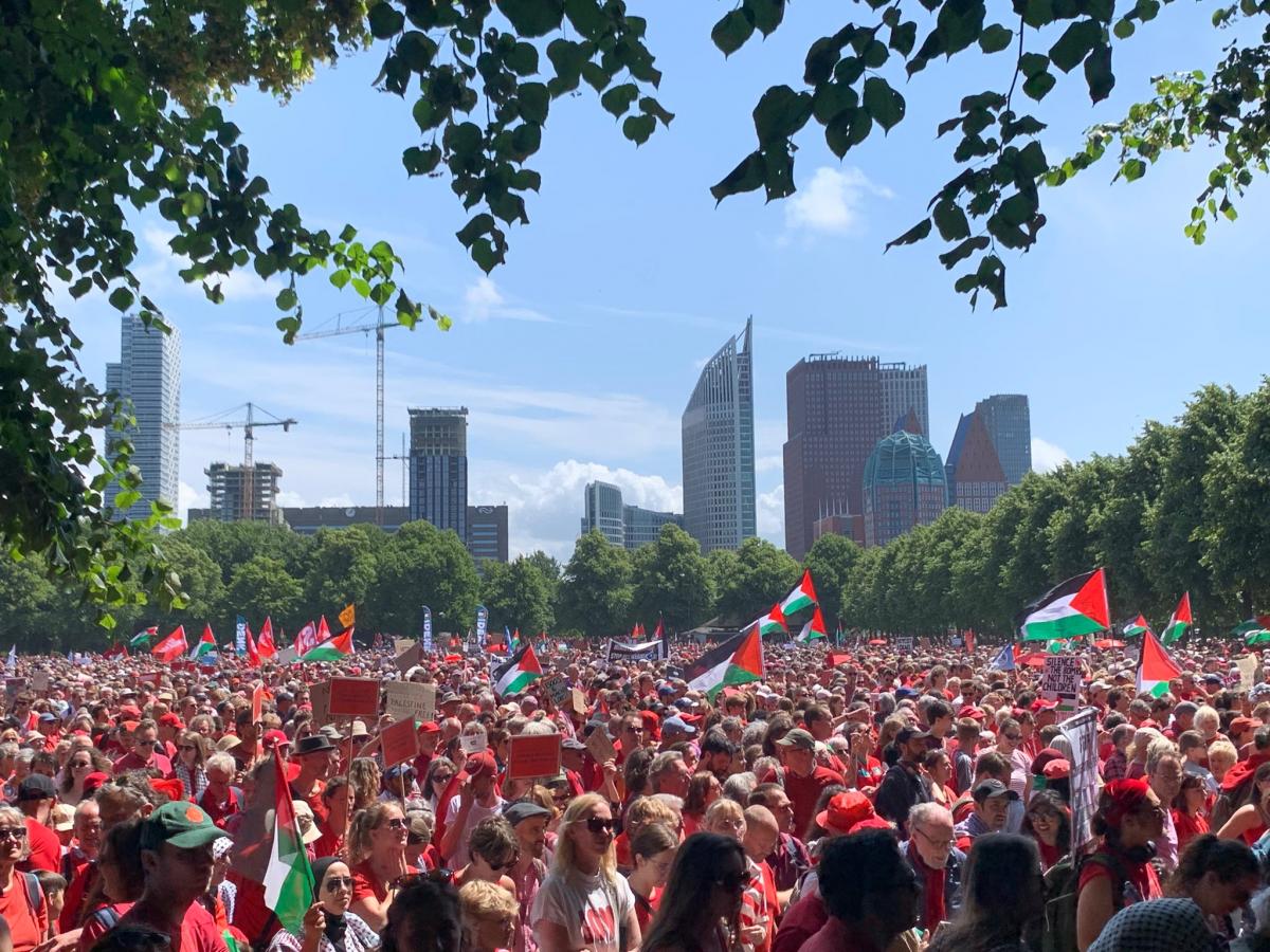 Hague Draws 'Red Line' As Thousands Rally For Gaza | TimelineDaily