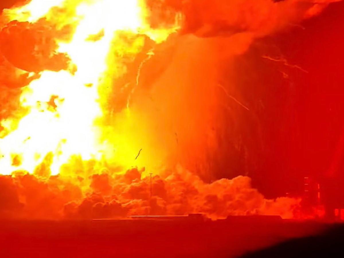 SpaceX Rocket Explodes In Texas During Test; Elon Musk's Starship Faces ...