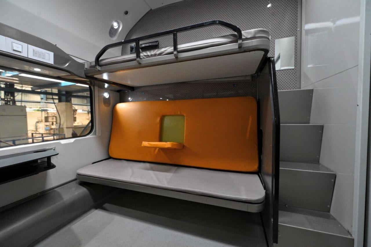 India's First Vande Bharat Sleeper Train Launch Soon: Rs 2,300 For 3rd ...